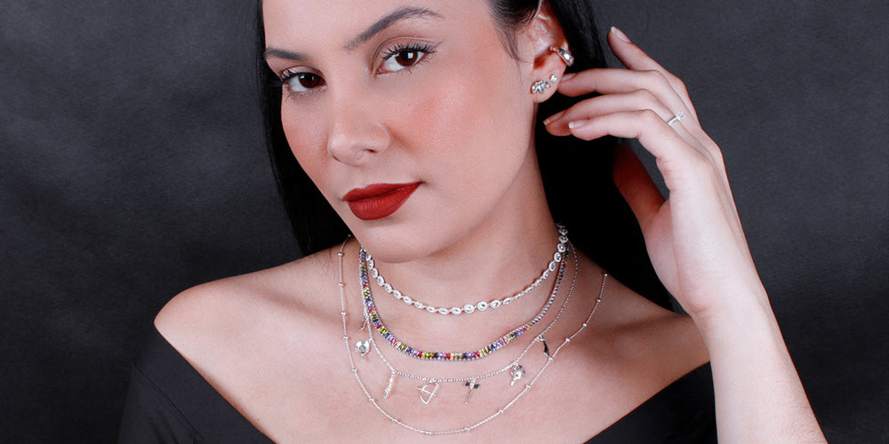 Tipos de colares: conheça os 7 principais e veja como usar